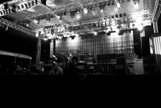 Top 5 Powered Speakers For Live Bands - Resolution Acoustics