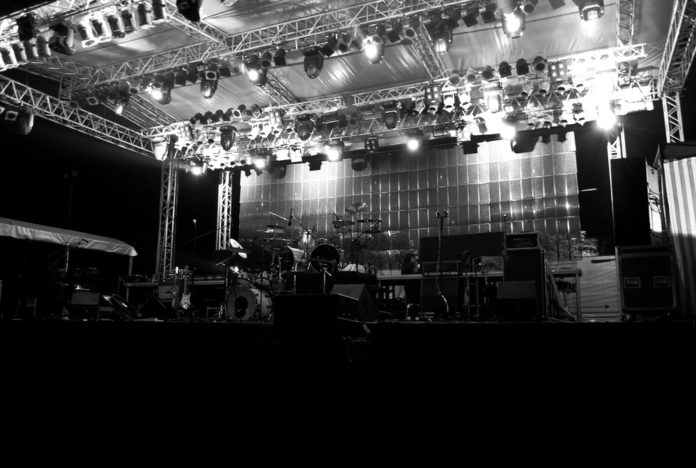 Top 5 Powered Speakers For Live Bands - Resolution Acoustics